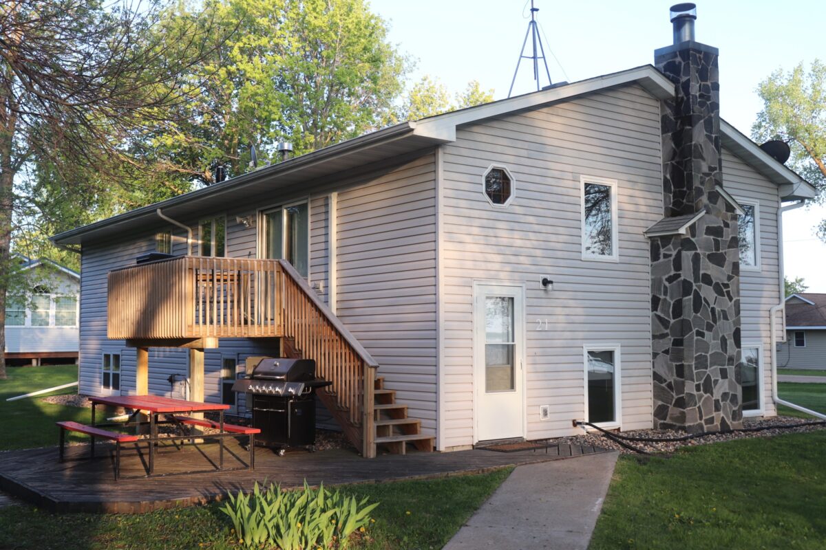 Cabin 21 - $1470/wk (Summer) - Holiday Resort